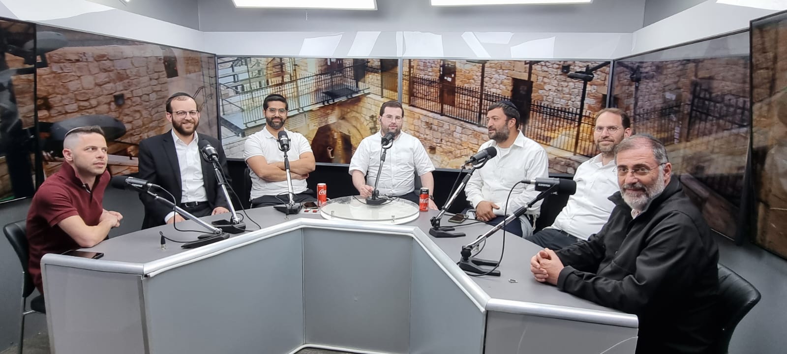 הזמן של השמחה ברנהולץ וחברים פותחים את עונת החתונות רדיו קול חי